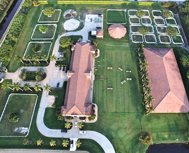 hdpe fence install_Fotor - Amberway Equine